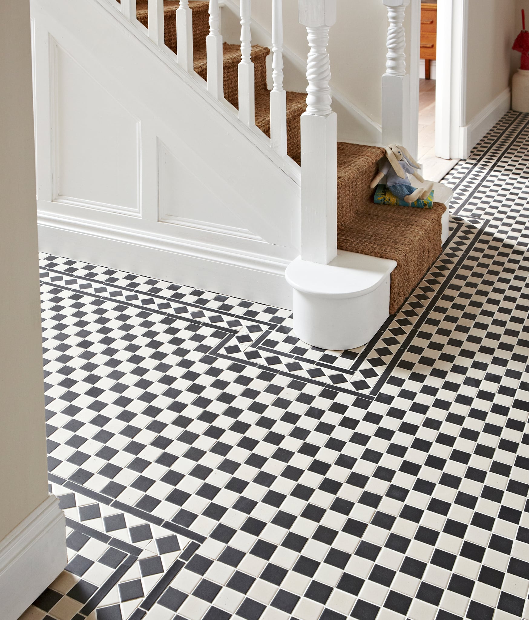 white victorian pattern